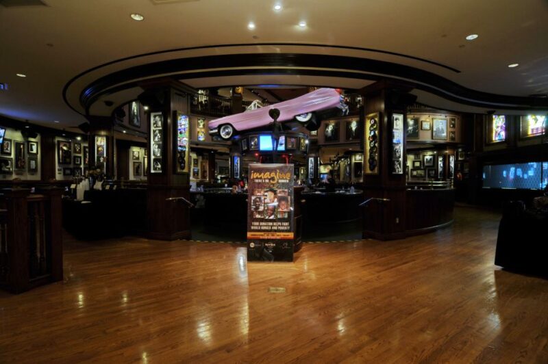 Meal at Hard Rock Cafe Orlando at Universal CityWalk - Practical Details and Tips