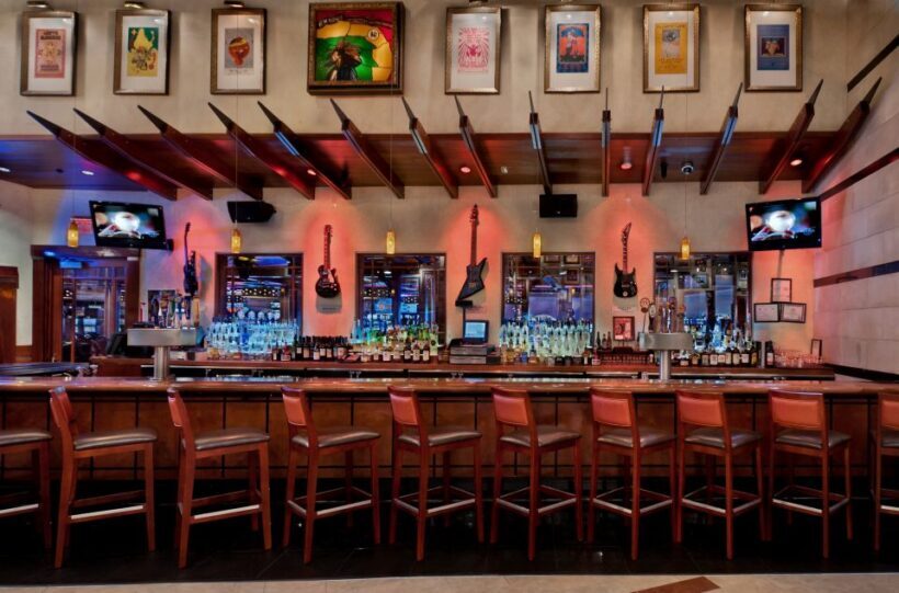 Meal at the Hard Rock Cafe Hollywood Florida - Dining Experience: What’s Included and What’s Not