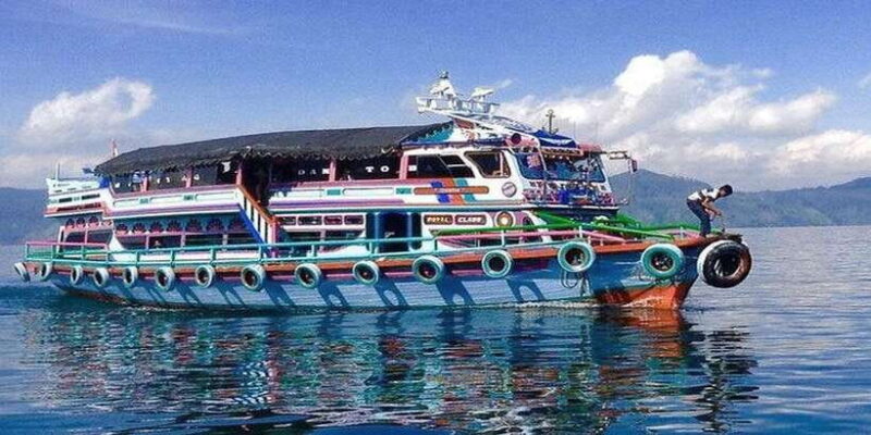 Medan Lake Toba Day Trip - Food and Local Markets