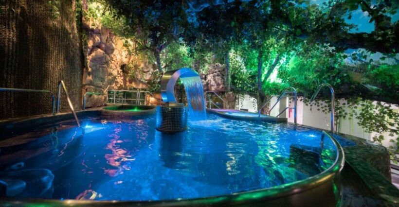 MedelIín: Full Body Massage and Water Therapy Experience - Key Points