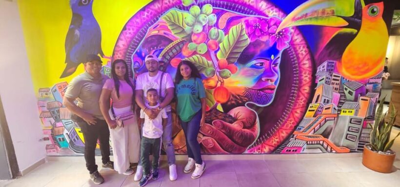 Medellín: Comuna 13 Graffiti Tour with Protein Shake Making - Analyzing the Value