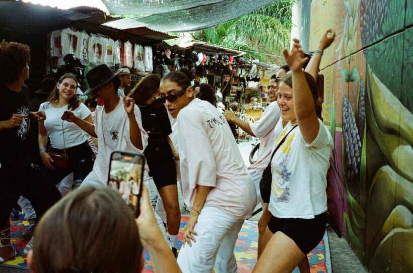 Medellín Comuna 13 local guides snacks and your own graffiti - Key Points