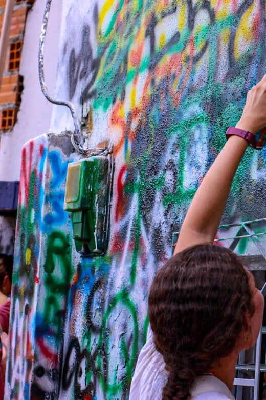 Medellín Comuna 13 local guides snacks and your own graffiti - Why Choose This Tour?