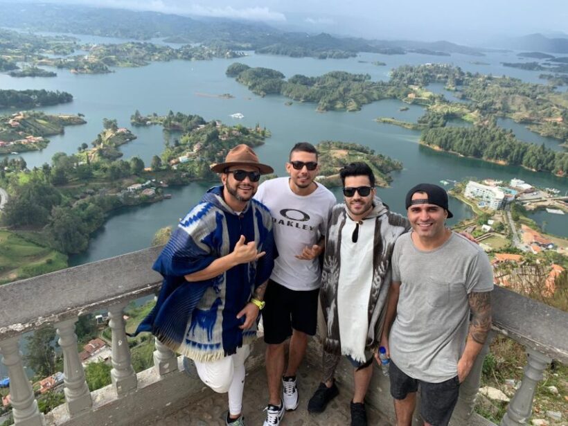 Medellín: Guatape Village with Coffee and Fruit Tasting Tour - The Journey Begins: From Medellín to Guatapé and Peñol Rock