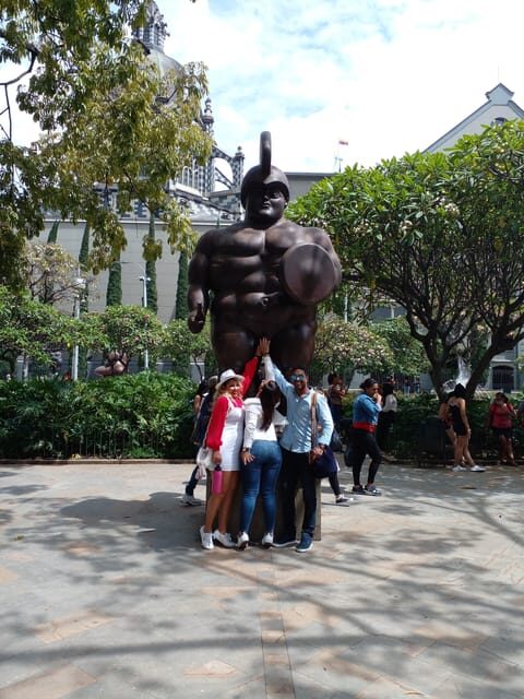 Medellin: Pablo Escobar y City Tour privado. 2 tours en 1 - Who Should Consider This Tour?