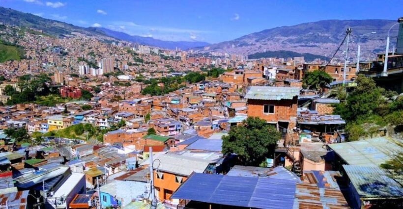 Medellín: Private Pablo Escobar and Comuna 13 Tour - Transportation and Guide Quality