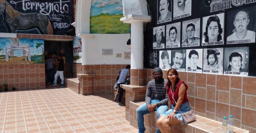 Medellin: Tour Pablo Escobar Privado Con Guia Local - Key Points