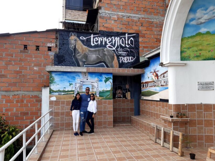 Medellin: Tour Pablo Escobar Privado Con Guia Local - Practical Details and Tips