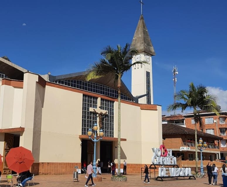 MEDELLIN: TOUR TO EL RETIRO+LA CEJA+SAN ANT PEREIRA+CARMEN VIBORAL + WATERFALLS - The Full Breakdown: What Makes This Tour Stand Out