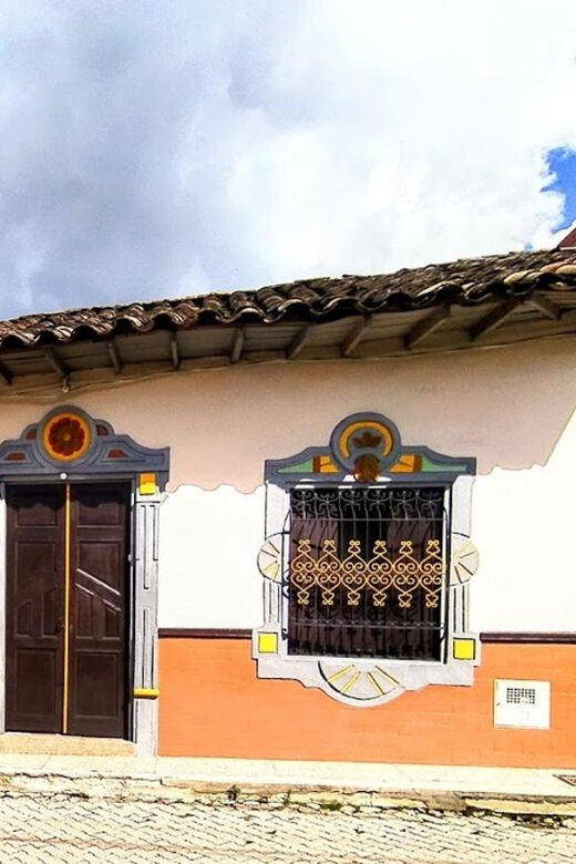 MEDELLIN: TOUR TO EL RETIRO+LA CEJA+SAN ANT PEREIRA+CARMEN VIBORAL + WATERFALLS - Authentic Experiences That Stand Out