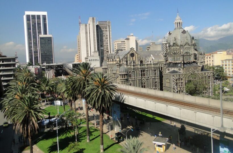 Medellín: Walking Tour with Cable Car and Botero Plaza - The Value of This Tour