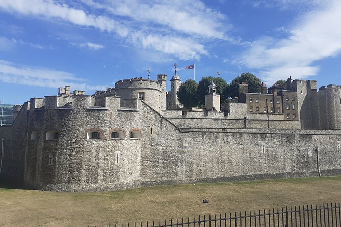 Medieval History Walking Tour From the Tower of London - Tour Guide and Experience