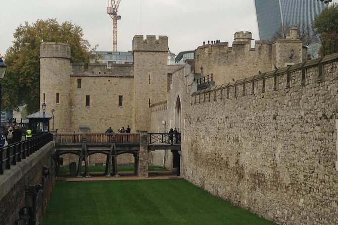 Medieval London: A Self-Guided Audio Tour from Monument to the Tower of London - A Deep Dive into the Tour Experience