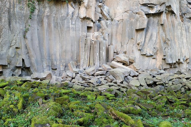 Medieval Villages & La Garrotxa Volcanic Zone Hiking. Small Group Tour - Exploring Besalú and Castellfollit De La Roca
