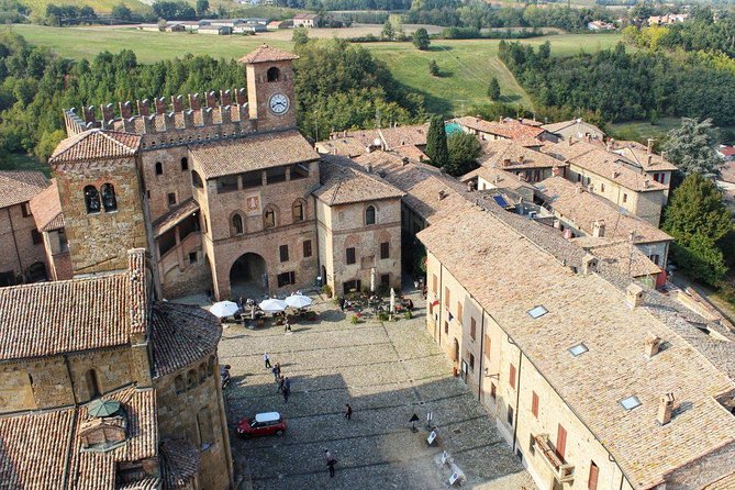 Medieval villages tour & Cremona Stradivari's town, from Milan - An In-Depth Look at the Day