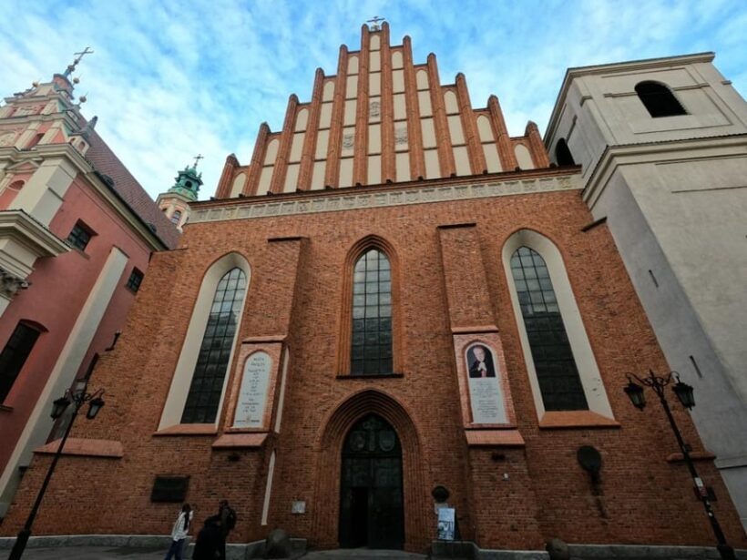 Medieval Warsaw Walking Tour with Smartphone App - Comparing Value and Experience
