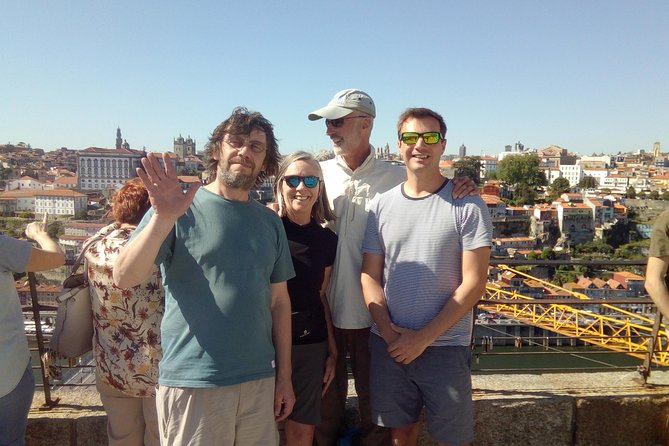 Meet Porto Highlights With Traditional Lunch - Exploring the Picturesque City of Porto