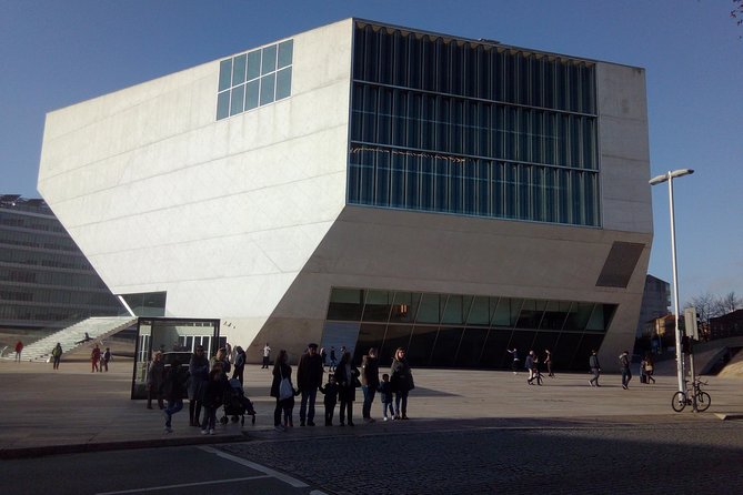 Meet Porto Highlights With Traditional Lunch - Indulging in a Traditional Portuguese Lunch