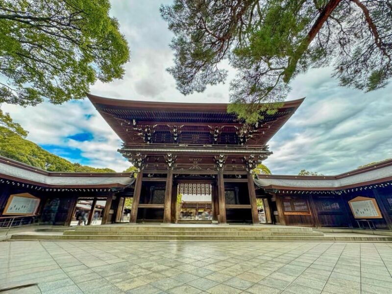 Meiji-Gingu-Shrine & Harajuku / Traditional & Morden - Exploring Meiji Jingu Shrine