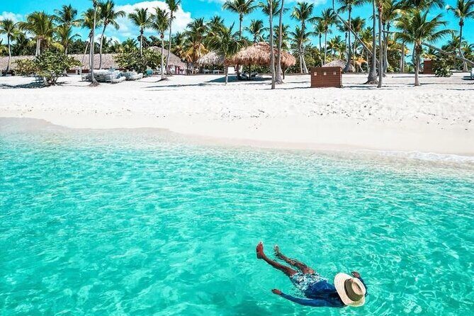 Mein Schiff from La Romana port: Catalina Island - Key Points