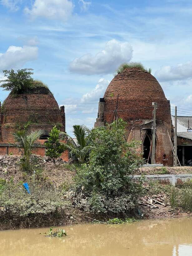Mekong Delta 2 Day Tour With Pottery Village Floating Market - Transportation and Comfort