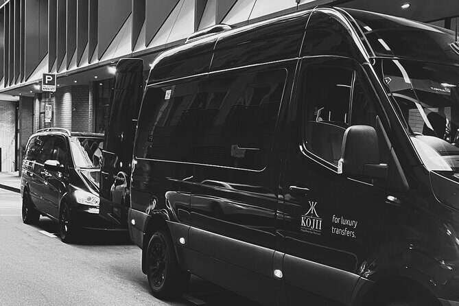 MEL Airport to CBD Private transfers 4 or more - Authentic Traveler Experiences