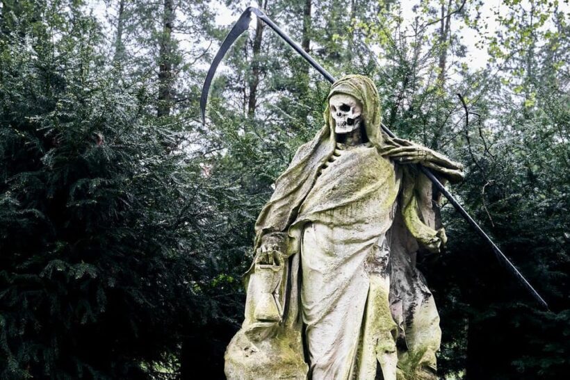 Melaten Friedhof: Guided tour with all senses - A Deep Dive into the Melaten Friedhof Experience