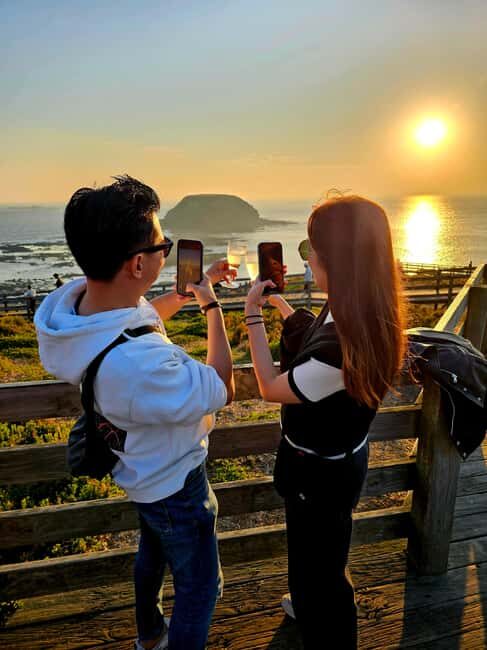 Melbourne: Boutique Phillip Island Wine, Dine & Penguin Tour - Scenic Highlights and Wildlife Encounters