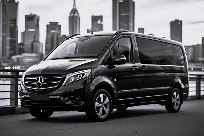 Melbourne CBD to Melbourne Airport Private Transfer 4 or more - Key Points