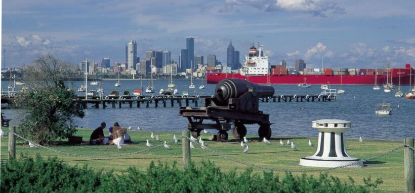 Melbourne: City and Williamstown Ferry Cruise - Key Points
