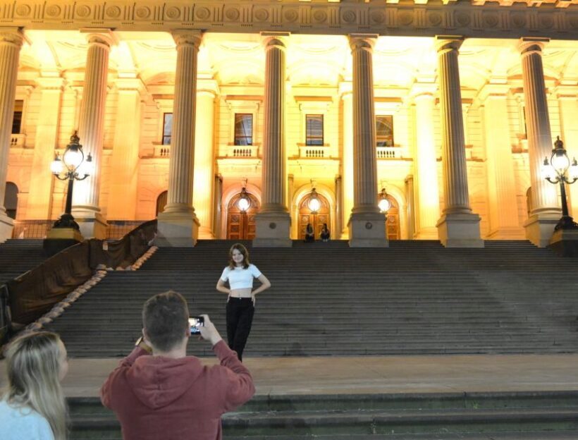 Melbourne: Nighttime Private City Tour with Transfer & Stops - FAQs