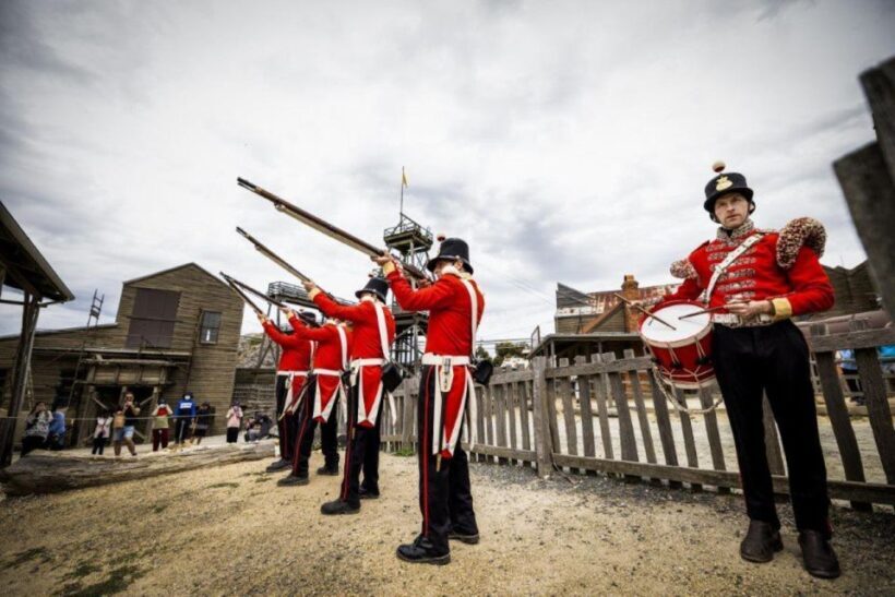 Melbourne: Sovereign Hill, Eureka Centre & Melbourne Skydeck - A Tour that Connects Past and Present