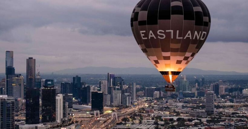Melbourne: Sunrise Hot Air Balloon Experience with Breakfast - Key Points