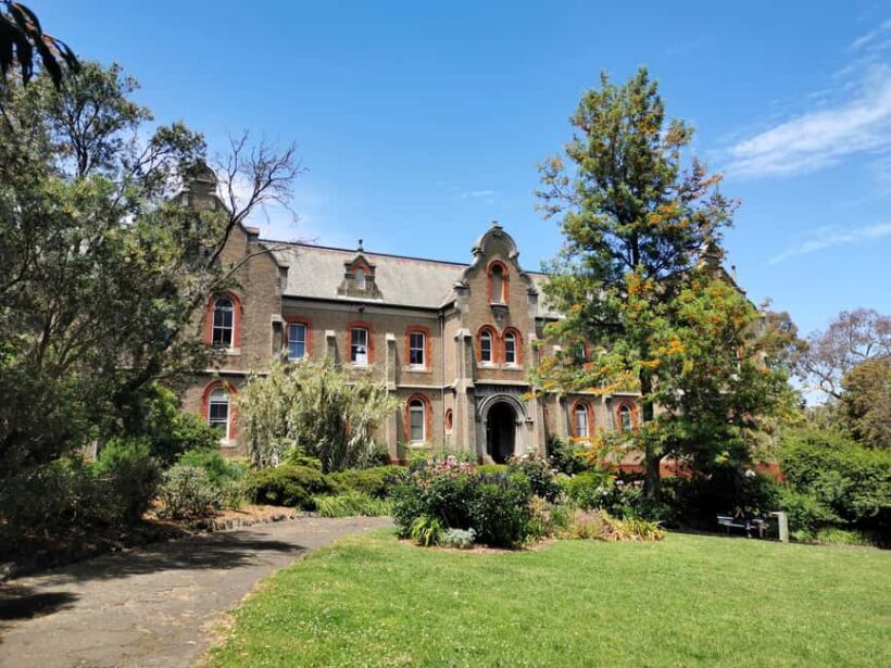 Melbourne: Walk the Yarra to Heritage Abbotsford Convent - Practical Details and Tips for Travelers
