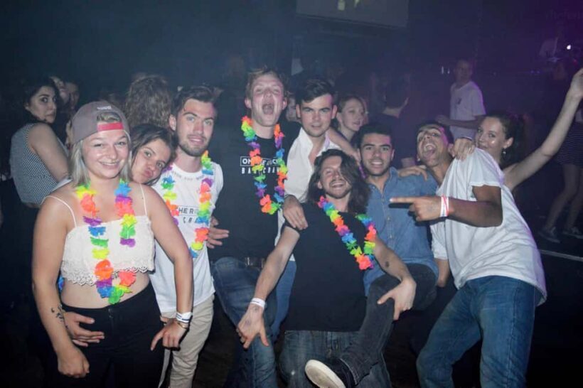 Melbourne: Weekly Bar Crawl: 5 Free shots, Club Entry - FAQ