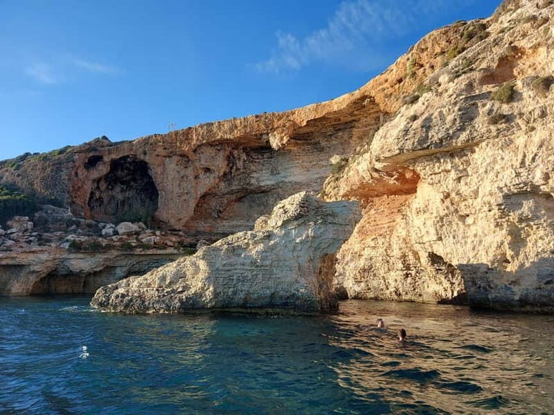 Mellieha: Private boat for 5 people to Comino & Blue Lagoon - What’s Included and What’s Not