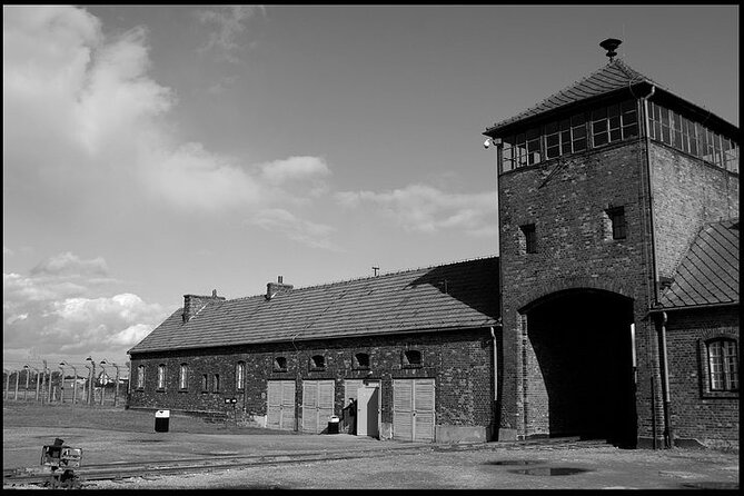 Memorial and Museum Auschwitz-Birkenau Tour & Krakow Transfer - Transportation and Meeting Details