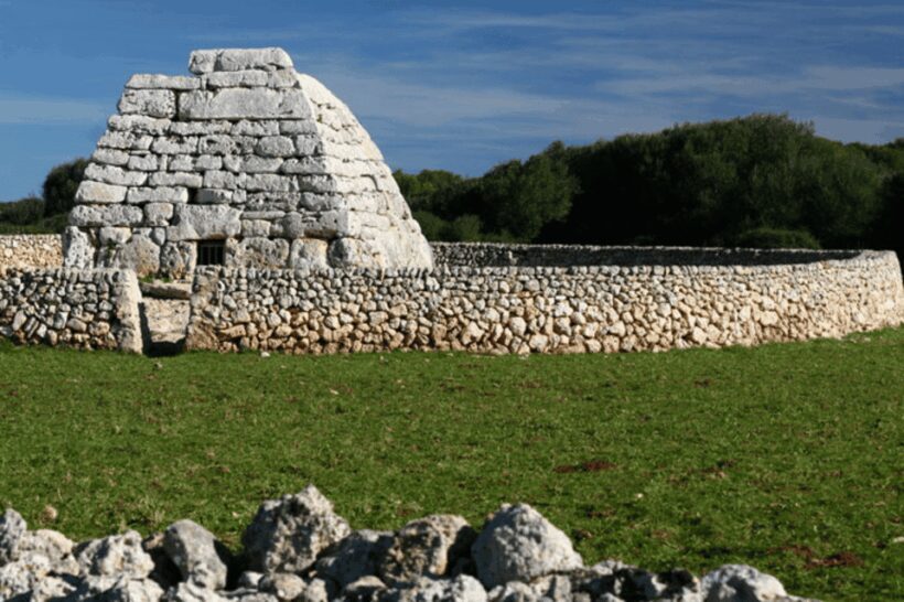 Menorca: Naveta des Tudons Burial Monument Ticket Entrance - Exploring Menorca’s Iconic Burial Site
