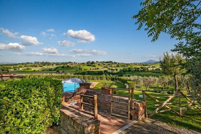 Menu with a View in the enchantment of the Tuscan hills - Who Will Love This Experience?