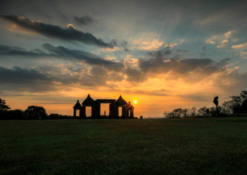 Merapi Volcano Sunrise, Borobudur & Ratu Boko Full Day Tour - Detailed Breakdown of the Day
