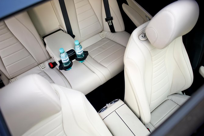 Mercedes E Class black cab Kraków - Key Points