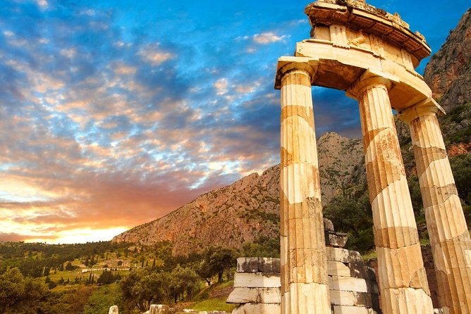 Mercedes Private Full Day Tour to Meteora-Thermopylae- Delphi - Introduction