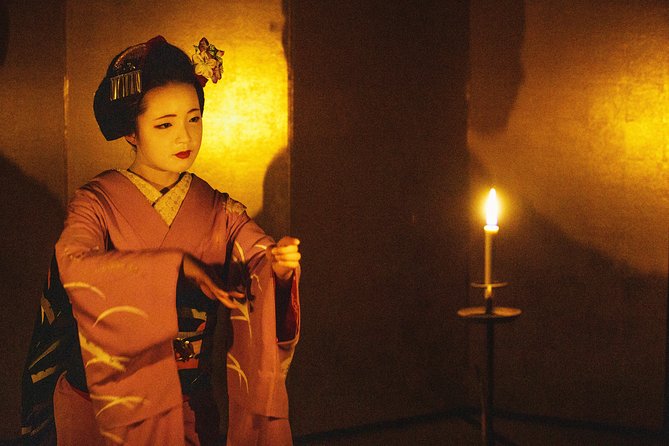 Mesmerizing Dinner With Maiko & Geisha - Engaging Hostesses and Entertainment