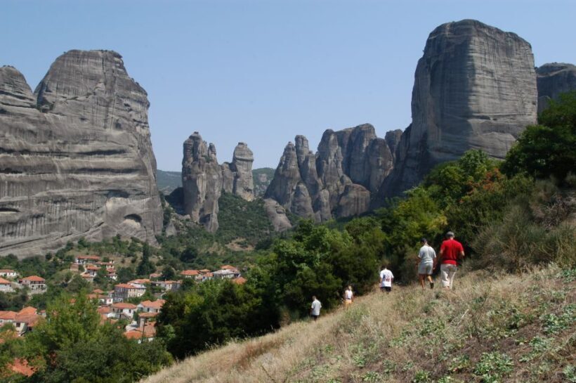 Meteora: Easy Hiking Adventure - Descending and Visiting Additional Sites