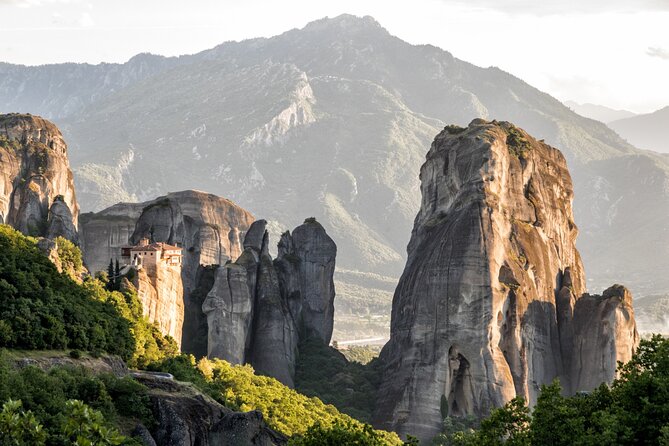 Meteora: Morning Half Day Sightseeing and Monasteries Tour - Exploring the Meteora Monasteries