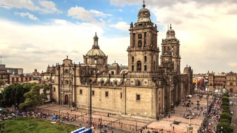 Mexico City: History & Culture Walking Tour - Marveling at the Metropolitan Cathedral