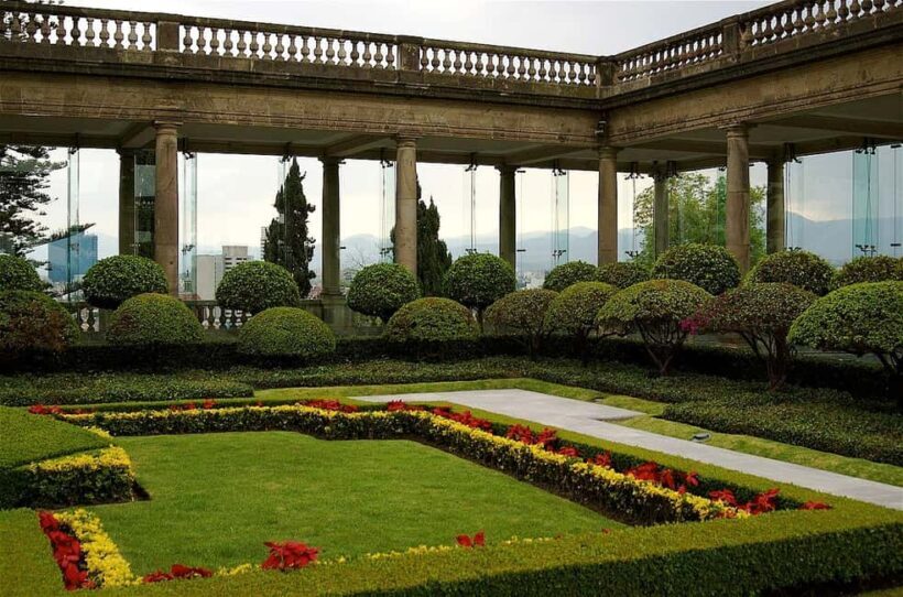Mexico City: private tour guide through Chapultepec Castle - The Value of a Private Guide