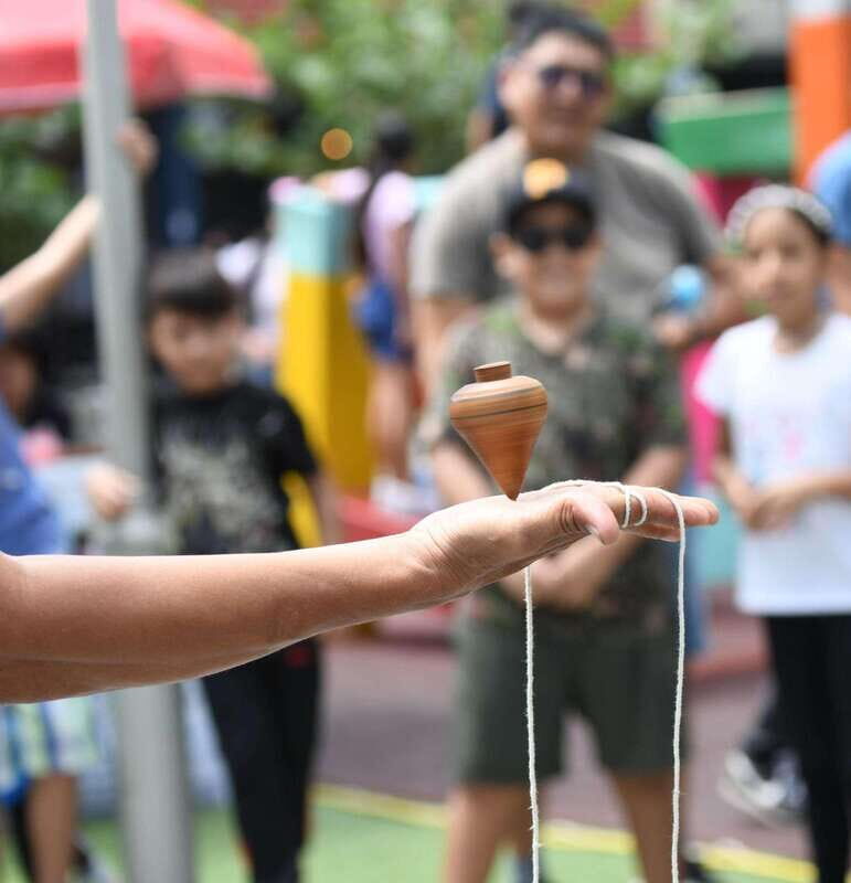 Mexico City: The Ultimate Family Adventure in CDMX - The Convenience of the Meeting Point and Duration