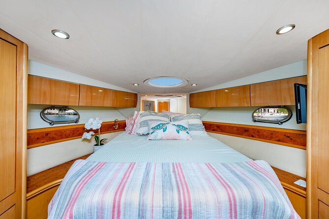 Miami 2 Hours Private Yacht Tour for 13 ppl on a 50 ft Yacht - The Captain: Fernando