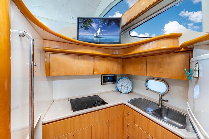 Miami 2 Hours Private Yacht Tour for 13 ppl on a 50 ft Yacht - Who Is This Tour Best For?